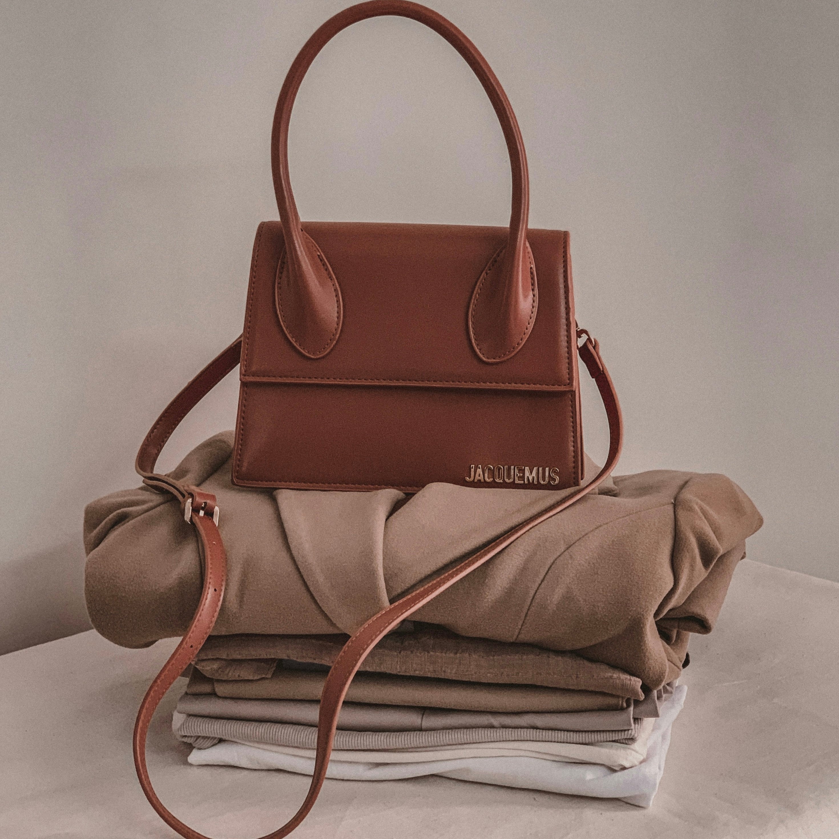 What's in Your Bag? How Our Handbags Tell a Story – From the Heart ...